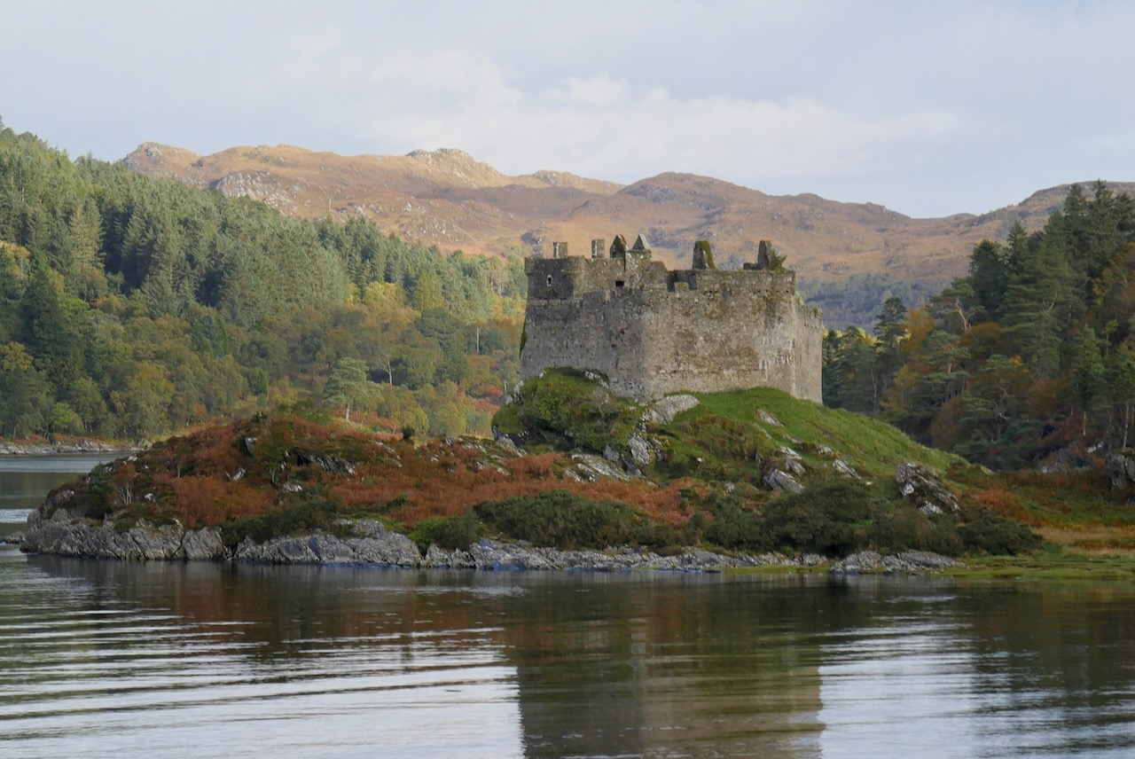 The island fortress of Tioram Castle – Thistle & Time